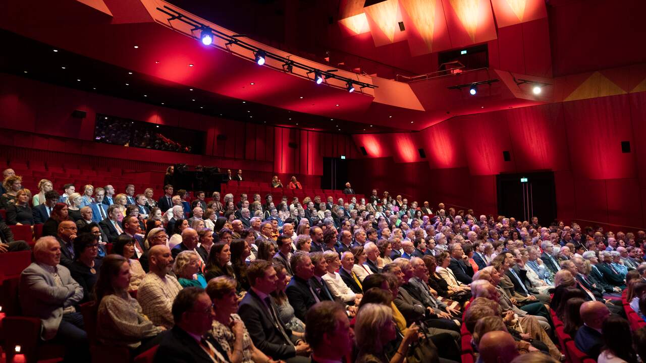 10.000 handtekeningen voor behoud Haagse theaters Diligentia en PePijn | Boek & Cultuur | NU.nl
