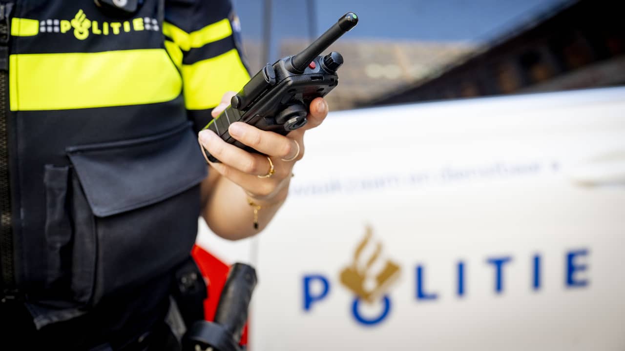 Boer in Noord-Holland vindt op akker lichaam dat mogelijk uit vliegtuig ...