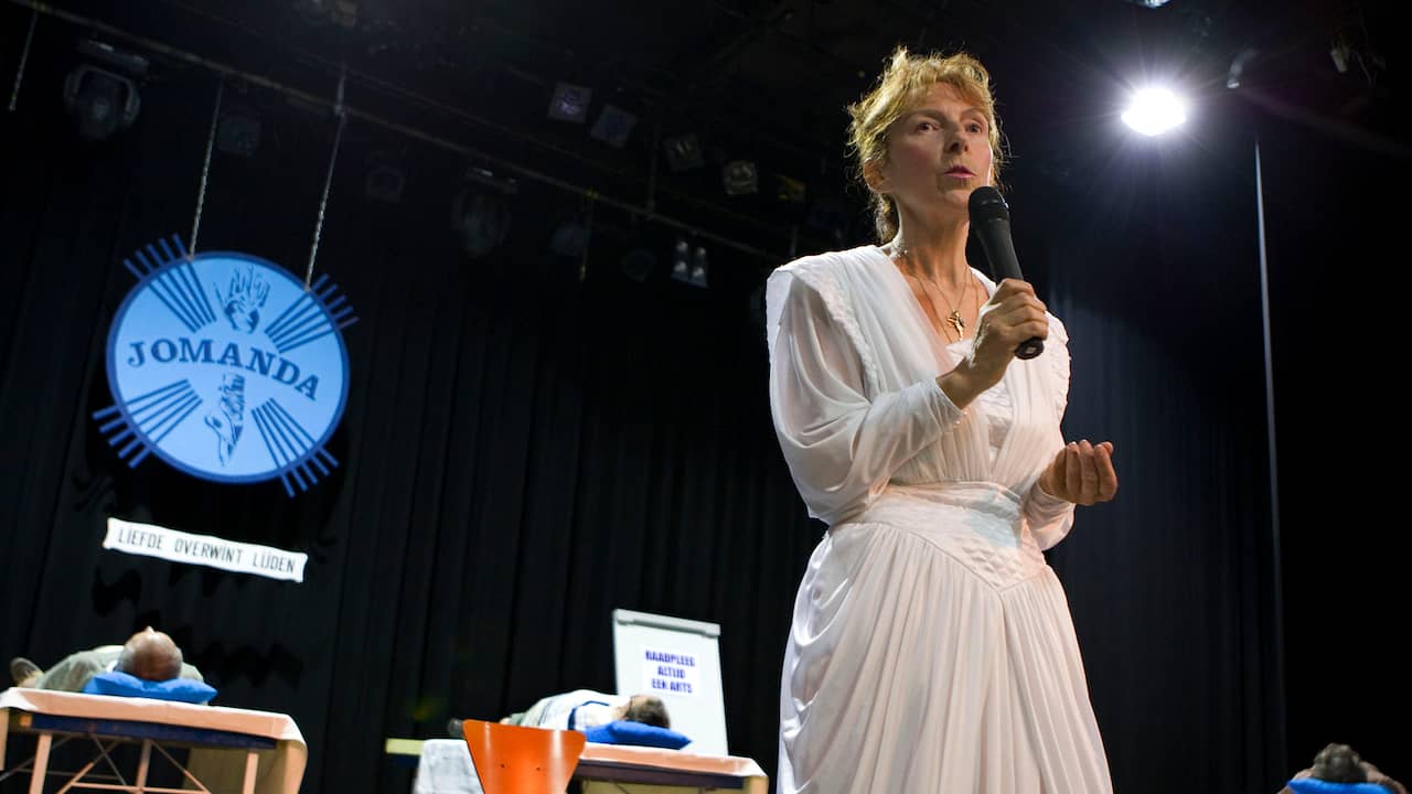 Documentaireserie over medium Jomanda in de maak | Media | NU.nl