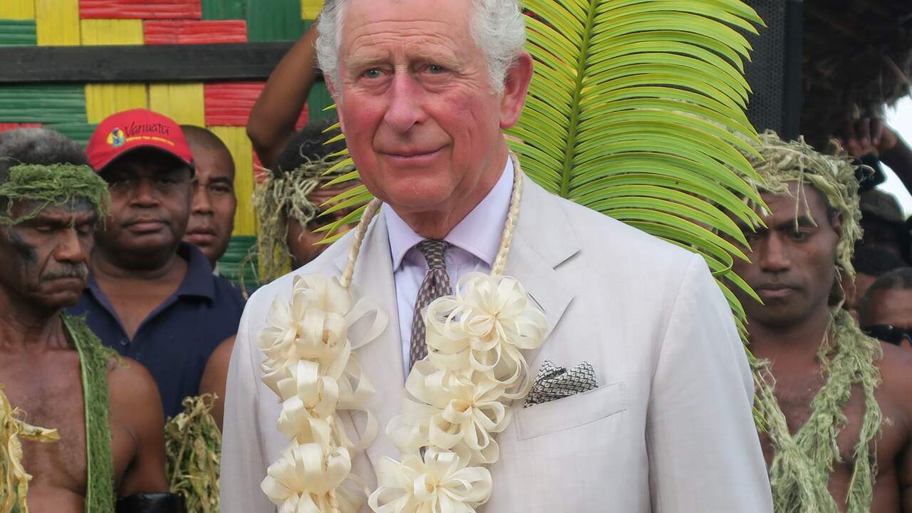 Prins Charles tot erelid benoemd van stam op eiland Vanuatu ...