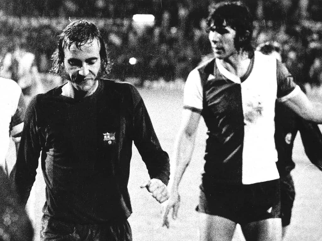 Van het gouden Ajax tot dé penalty: het leven van Neeskens in 20 foto's ...