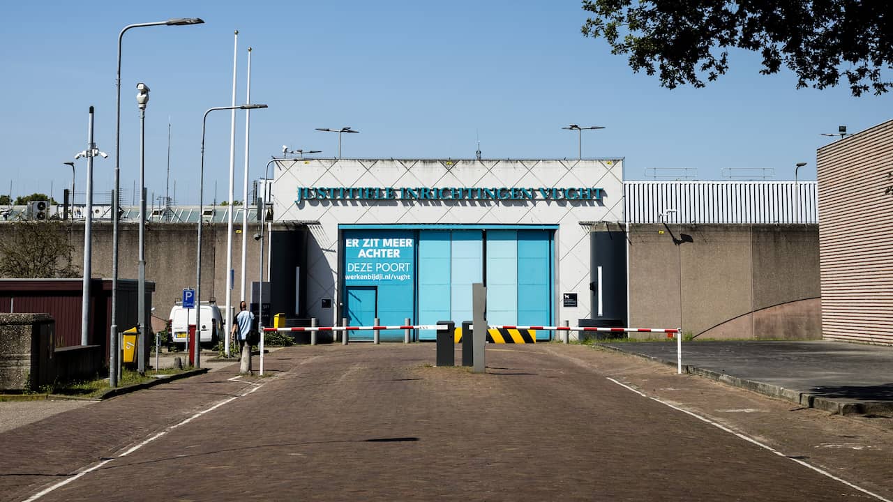 Ridouan Taghi weer alleen in cel na kort verblijf op afdeling met andere criminelen | Binnenland ...