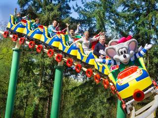 Museum Arnhem toont schilderijen van Hitler in expositie over kunst in ...