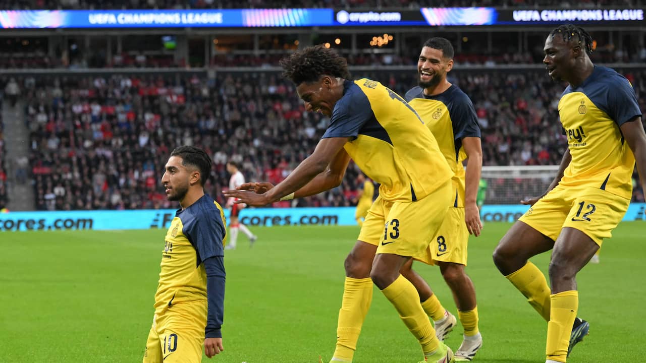 PSV begint dramatisch aan Champions League met thuisnederlaag tegen ...