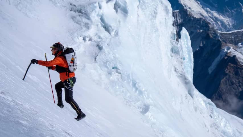 Amerikaan claimt record voor snelste beklimming van Mount Everest ooit ...