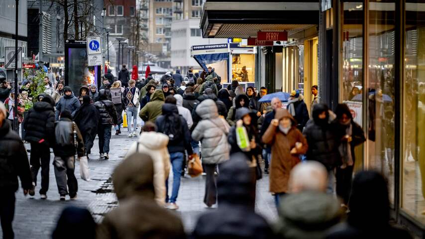 Mensen zien hun financiële toekomst iets somberder in | Economie | NU.nl