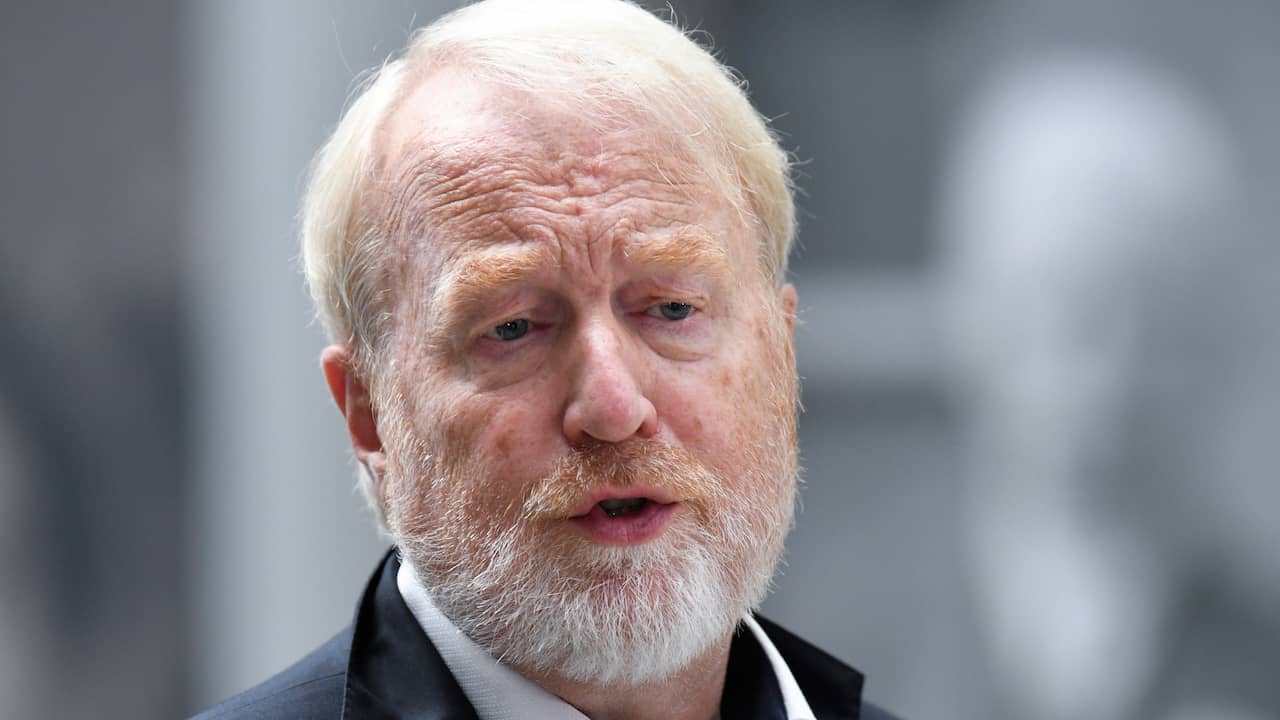 Van Dissel blijft bij eerder standpunt: dragen van mondkapjes niet ...
