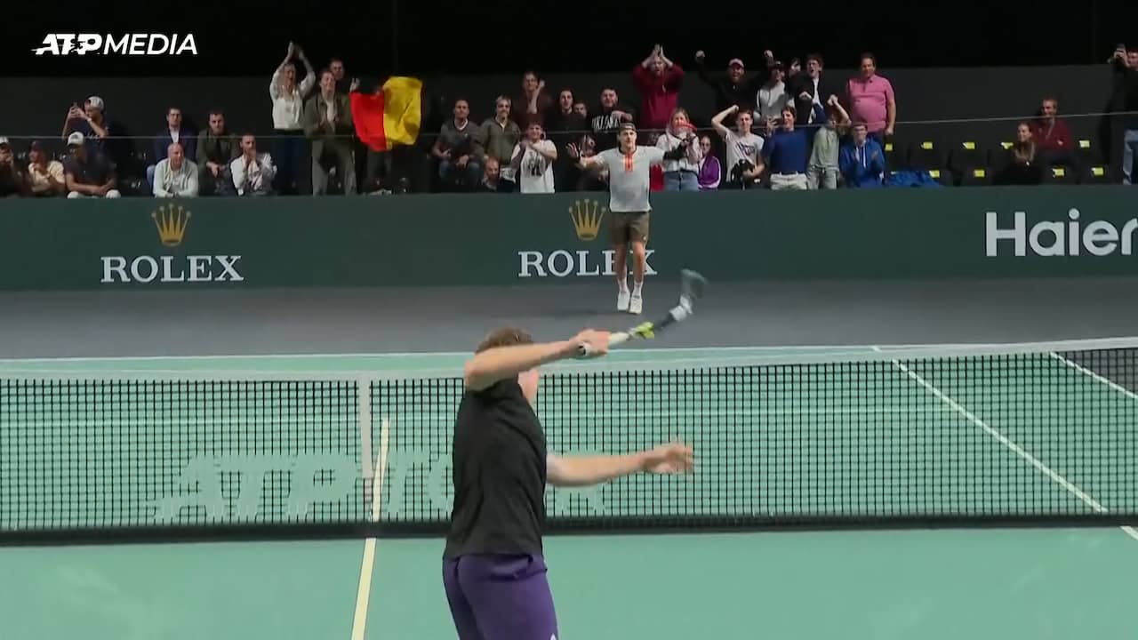 De ene tennisser doet de moonwalk, de ander slaat zijn racket stuk | NU.nl