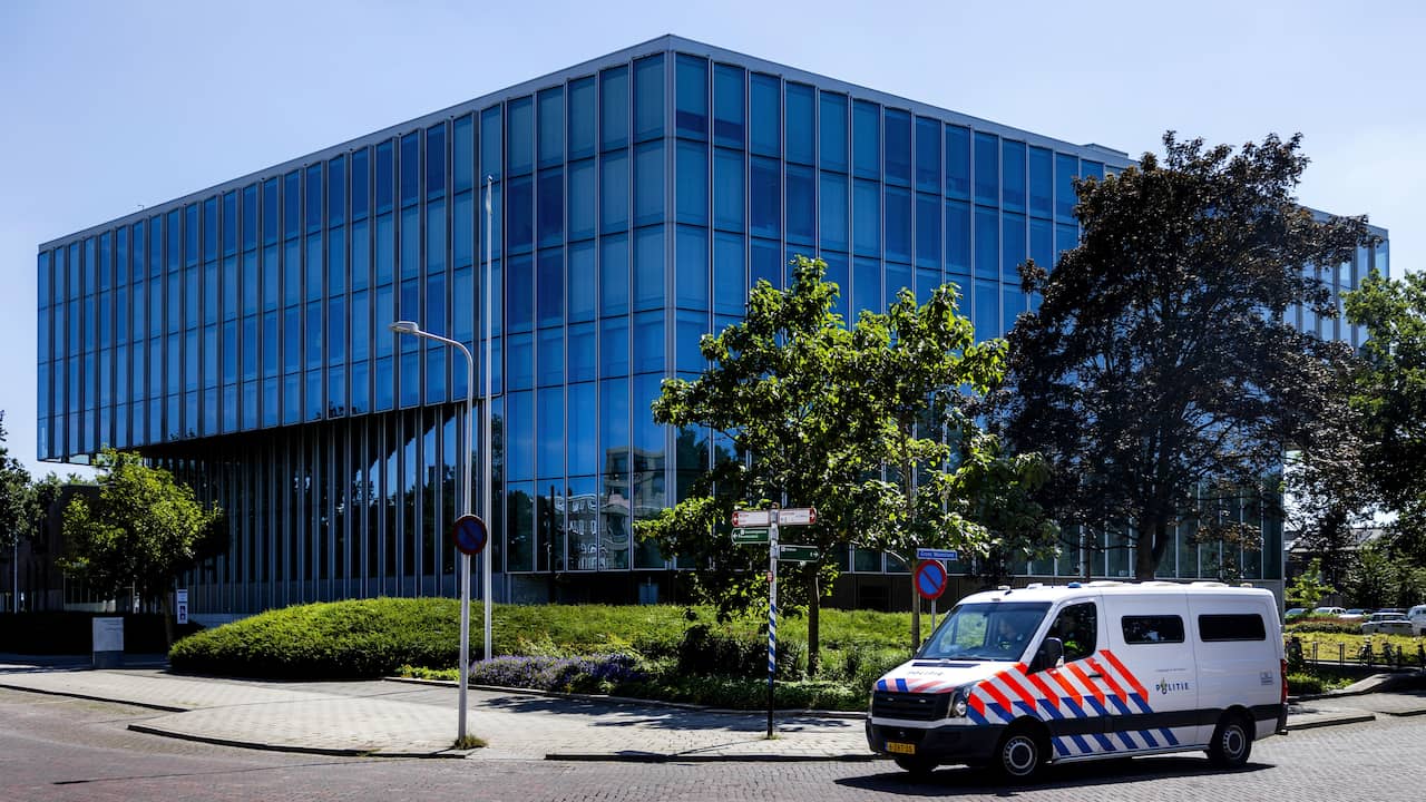 OM eist zes jaar cel voor online misbruik van 33 meisjes, jongste was acht | Misdaad | NU.nl