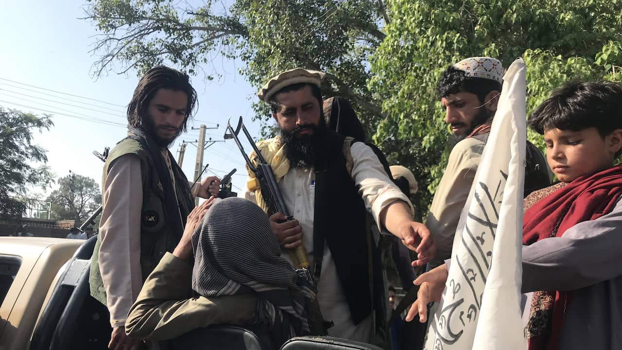 Taliban voeren eerste publieke executie uit sinds machtsovername ...