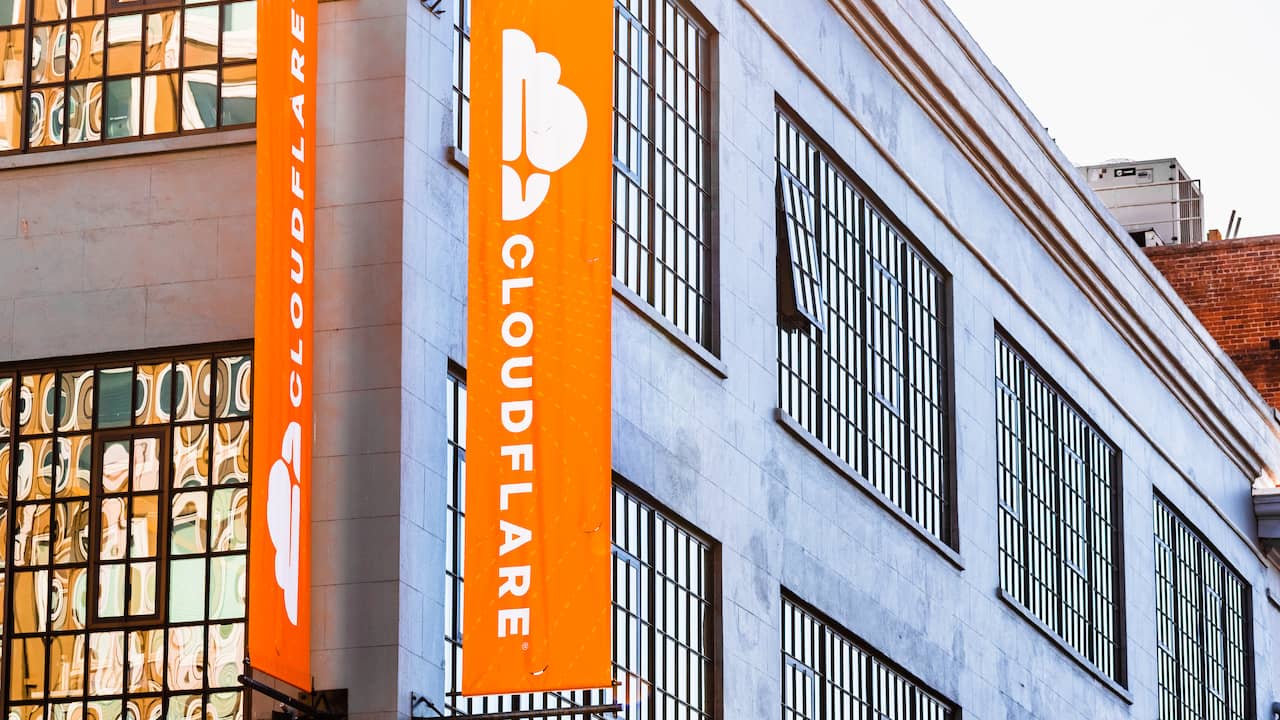 Wereldwijde storing bij Cloudflare legt veel websites en apps korte ...