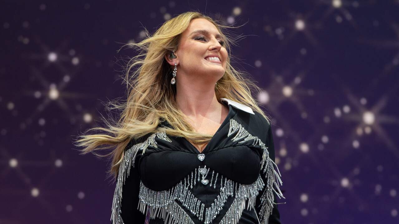 Zangeres Perrie Edwards in verwachting van tweede kind | Achterklap | NU.nl