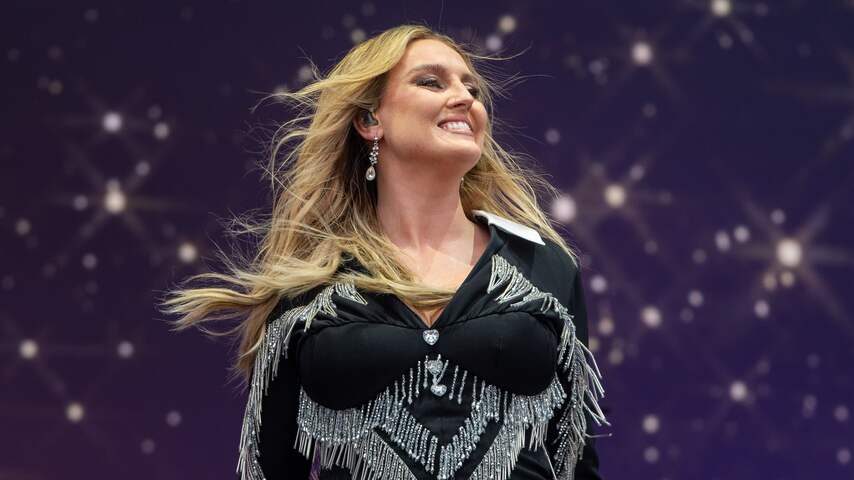 Zangeres Perrie Edwards in verwachting van tweede kind | Achterklap | NU.nl