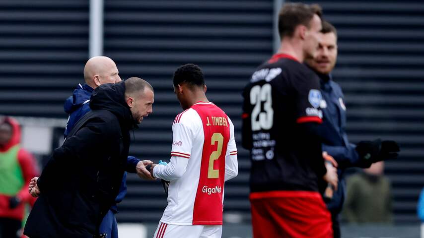 Heitinga genoot van debuut als Ajax-trainer: 'Maar heb me ook mateloos ...