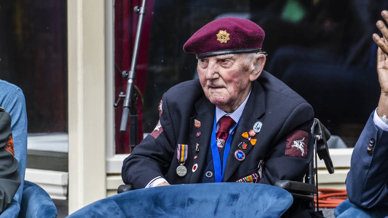 Oudste Britse veteraan van Slag om Arnhem op 105-jarige leeftijd ...