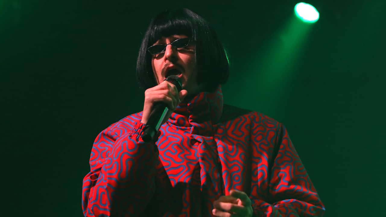 Artiesten herdenken overleden singer-songwriter Oliver Tree na ...