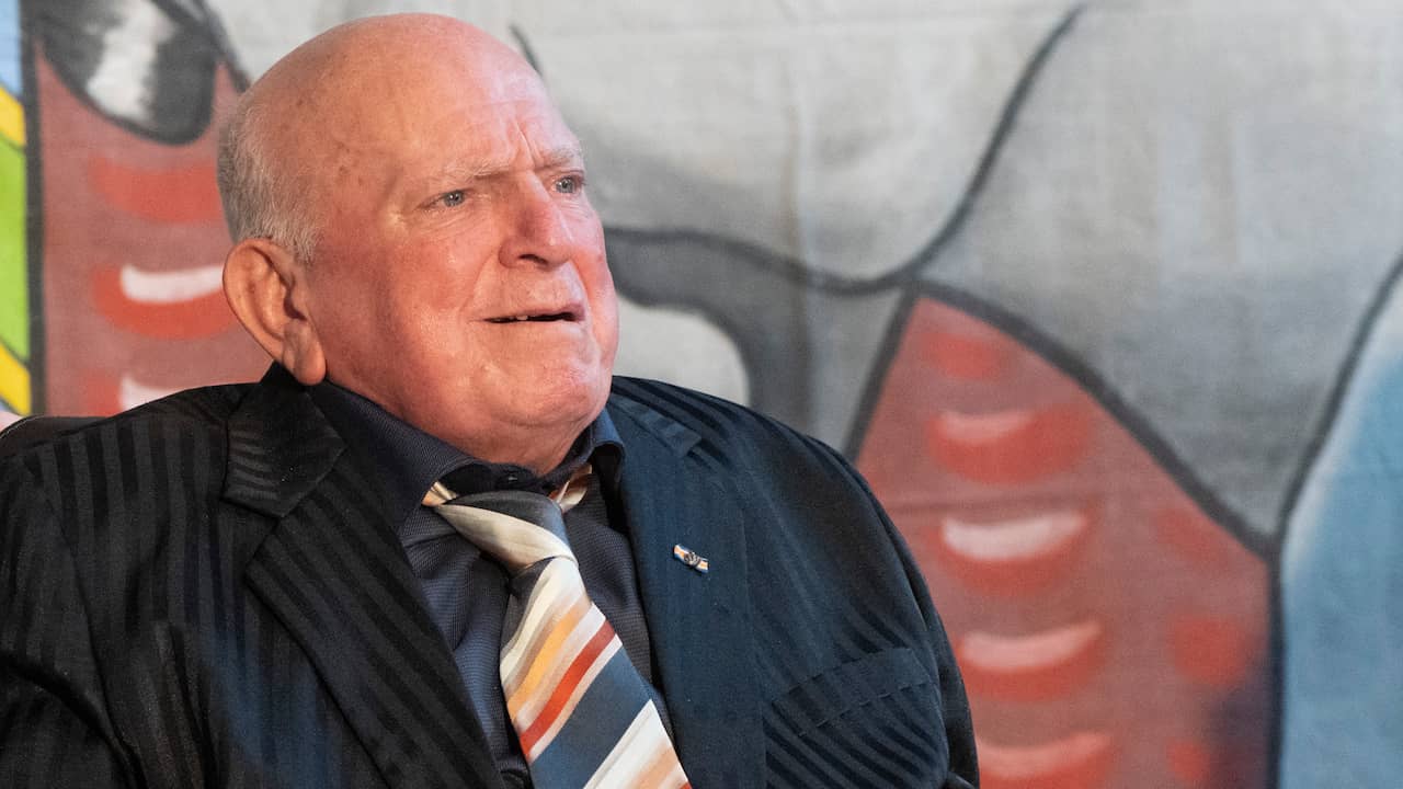 Familie over Bas van Toor (87): 'Je ziet hem langzaam achteruitgaan ...