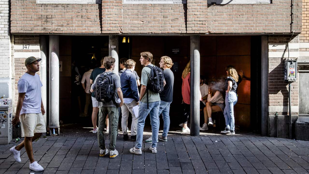 'Vrouwen zijn hoeren'-speech van Amsterdams studentencorps was niet ...