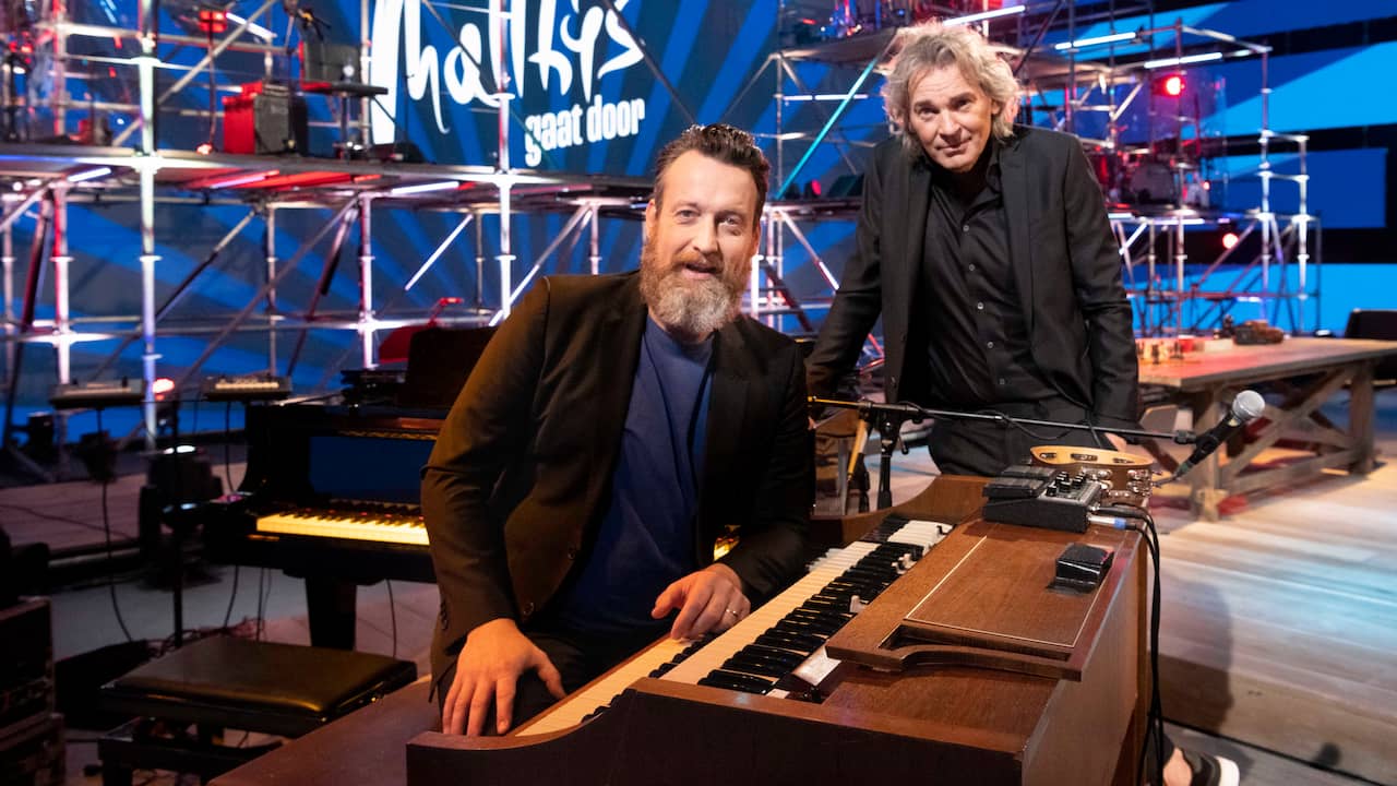 Matthijs van Nieuwkerk in de zomer op tournee met Sven Hammond Big Band ...