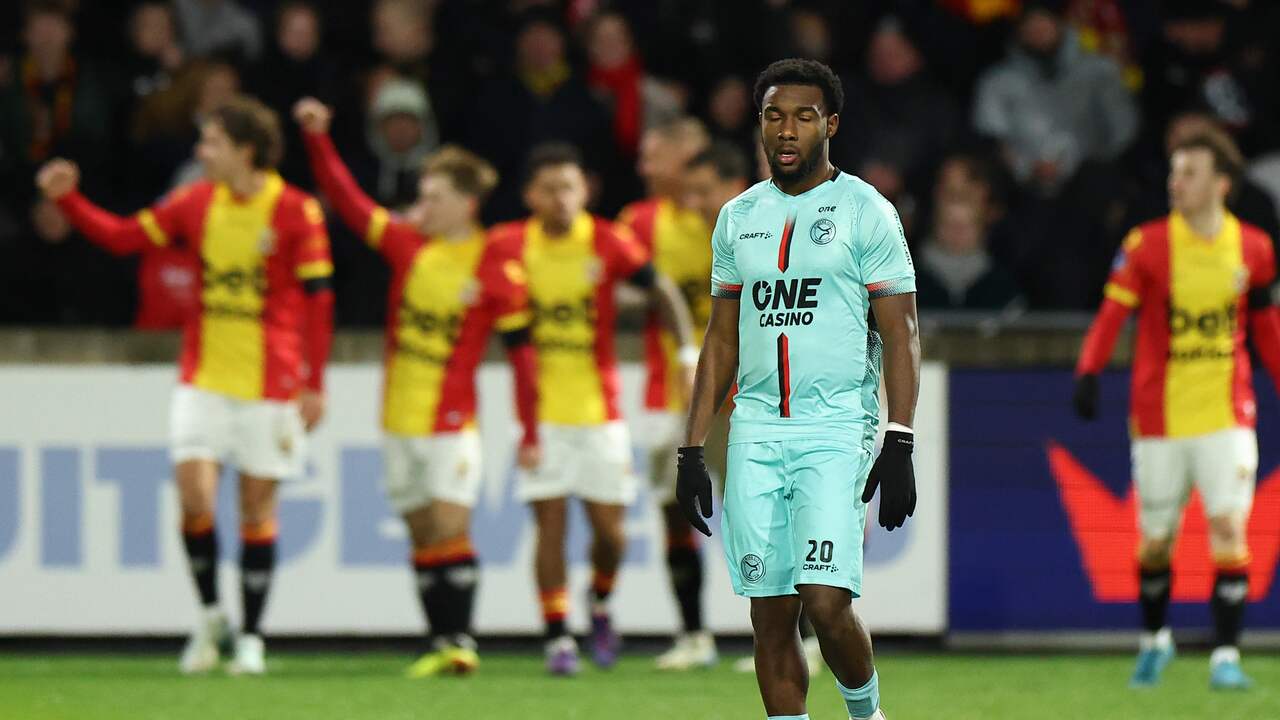 Almere City incasseert tegen Go Ahead nieuwe dreun op emotionele avond ...