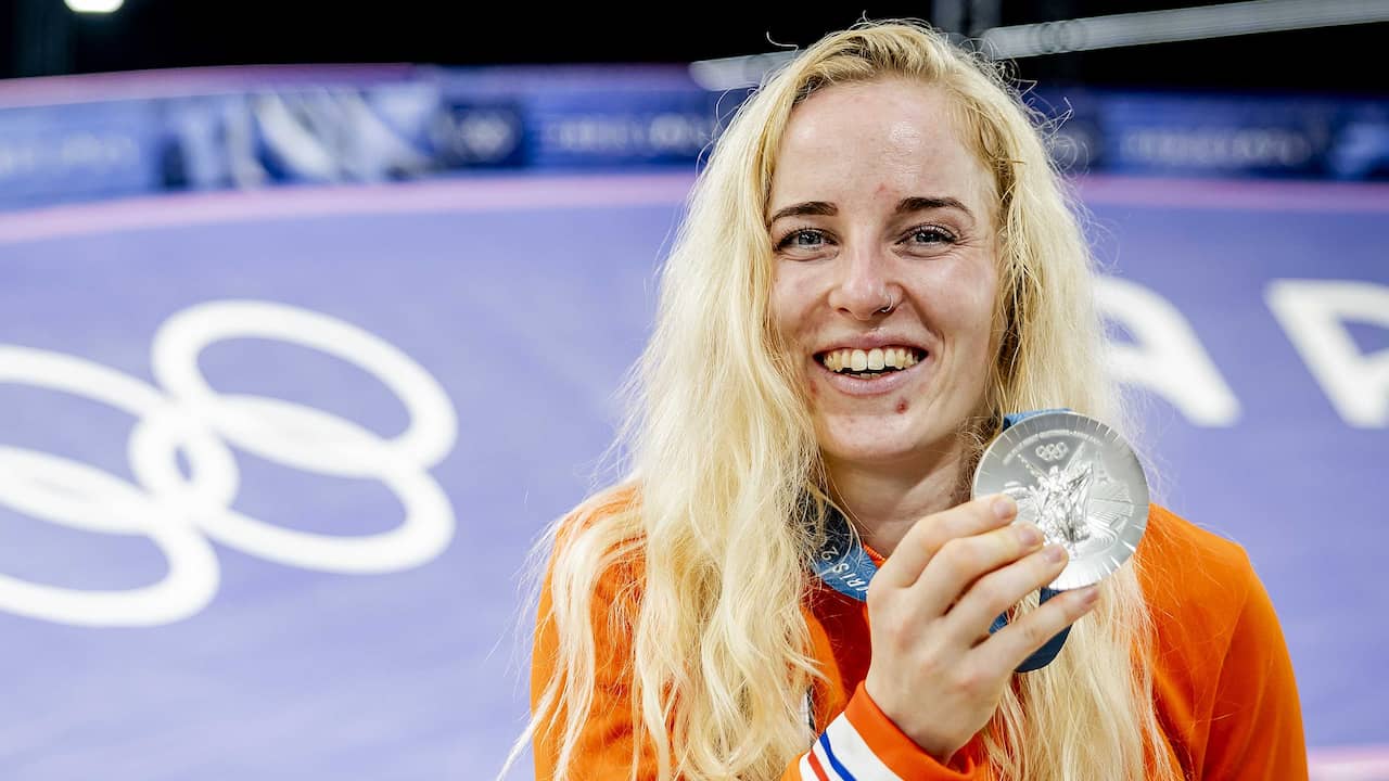 BMX'ster Manon Veenstra verrast met olympisch zilver, Laura Smulders ...