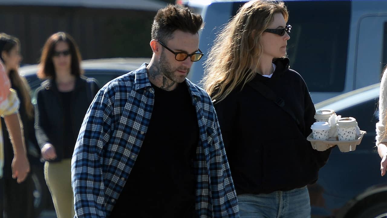 Adam Levine ontkent affaire te hebben gehad, maar ging wel 'over de ...