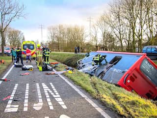 Meisje (15) dat half uur na busongeluk in Zwartewaal werd ontdekt is ...