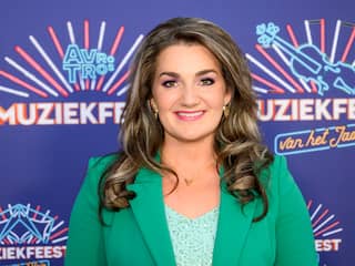 Sieneke bevestigt haar relatie met autocoureur Barry Maessen ...