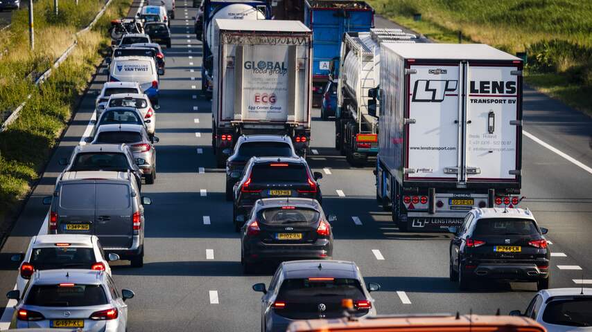Verzekeringspremies auto schieten omhoog, maar besparen is mogelijk ...