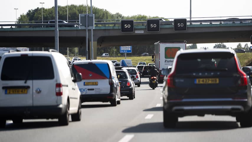 Uur vertraging op Gelderse A12 in beide richtingen na kettingbotsing met 9 auto's | Binnenland ...