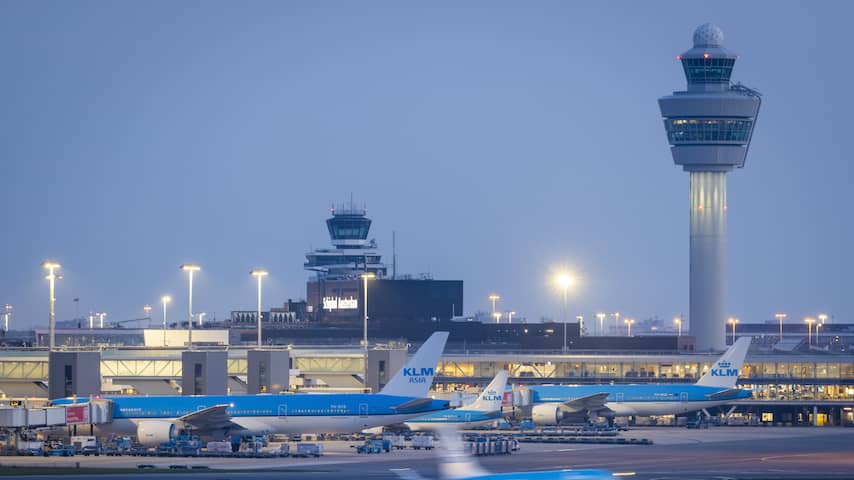 Overheid mocht Schiphol volgens Hoge Raad toch niet opleggen om te krimpen | Economie | NU.nl