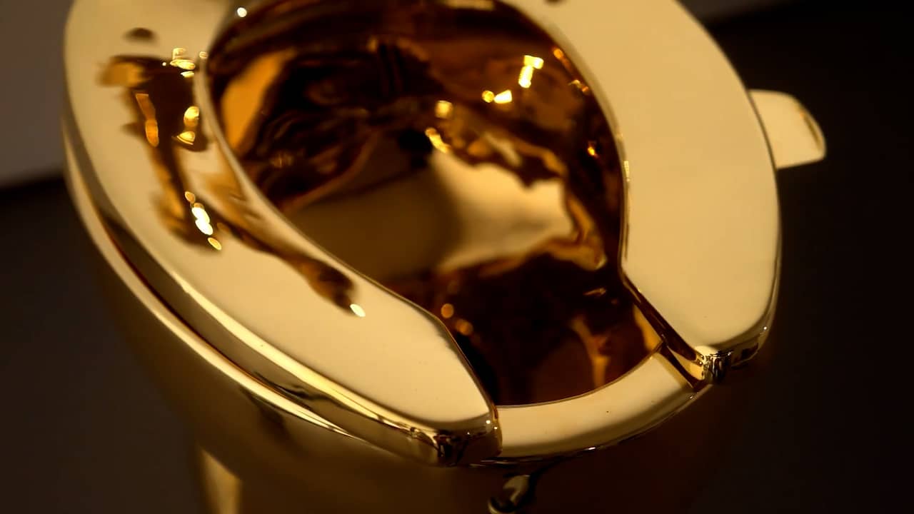 Deze gouden wc-pot moet minimaal 8,7 miljoen euro opleveren | NU.nl