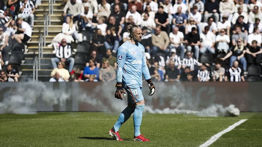 Heracles degradeert uit Eredivisie na verlies in ontsierd duel met ...