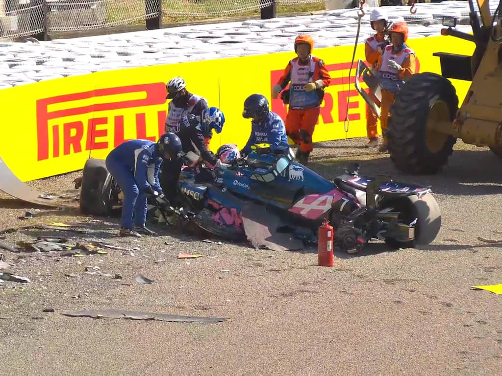 Live F1 | Reacties na bizarre training met twee brandjes en zware crash ...