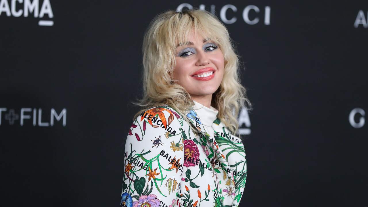 Flowers van Miley Cyrus is meest gestreamde single op Spotify binnen ...