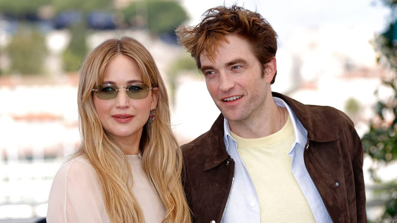Jennifer Lawrence gaf Robert Pattinson vuilnis te eten: 'Hij vond het ...