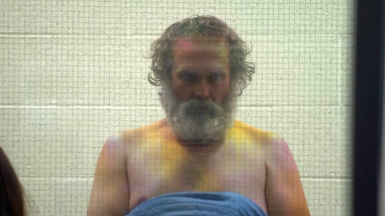 Stalker van Jennifer Aniston moet minstens 100 meter uit haar buurt ...