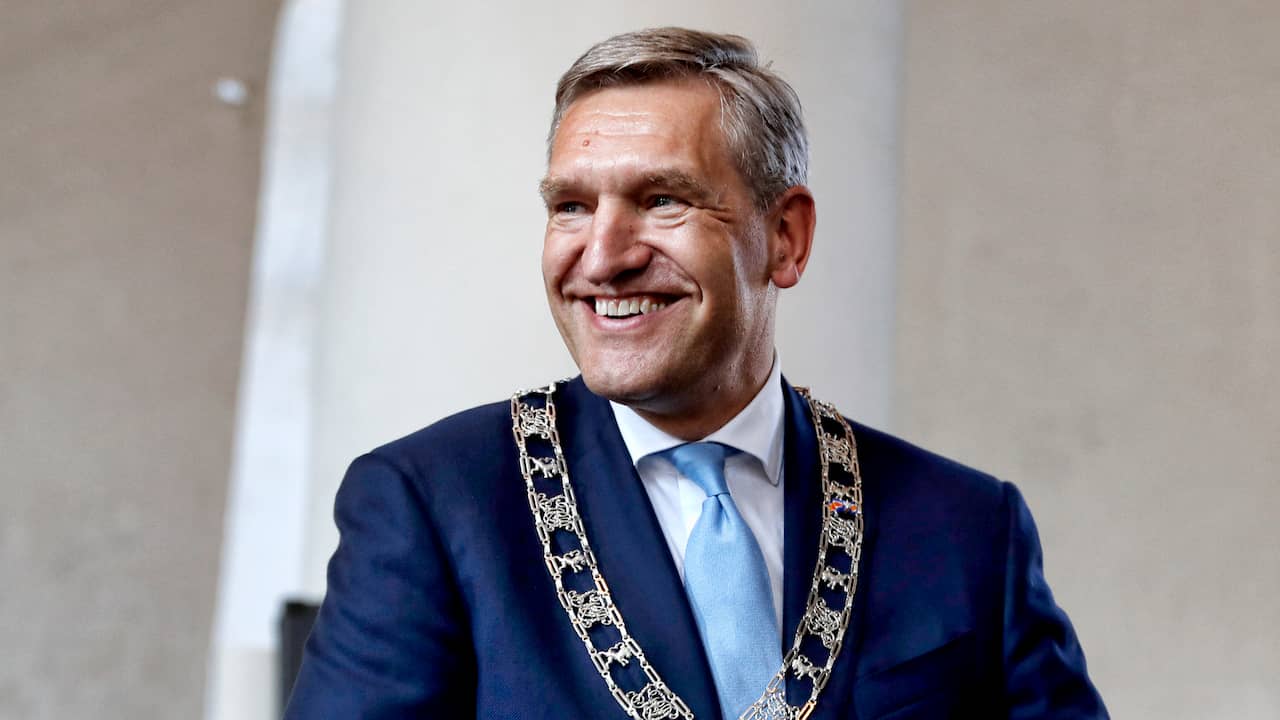 Sybrand Buma geïnstalleerd als burgemeester van Leeuwarden | Politiek ...
