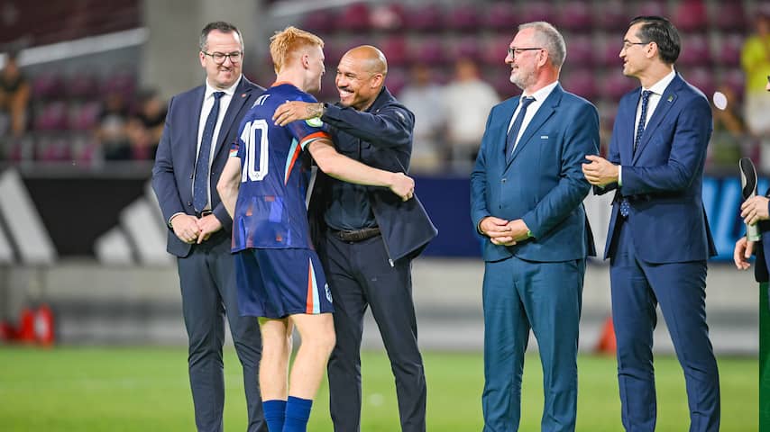 Kees Smit grapt na glansrol op EK: 'Misschien wel meer waard dan 25 ...