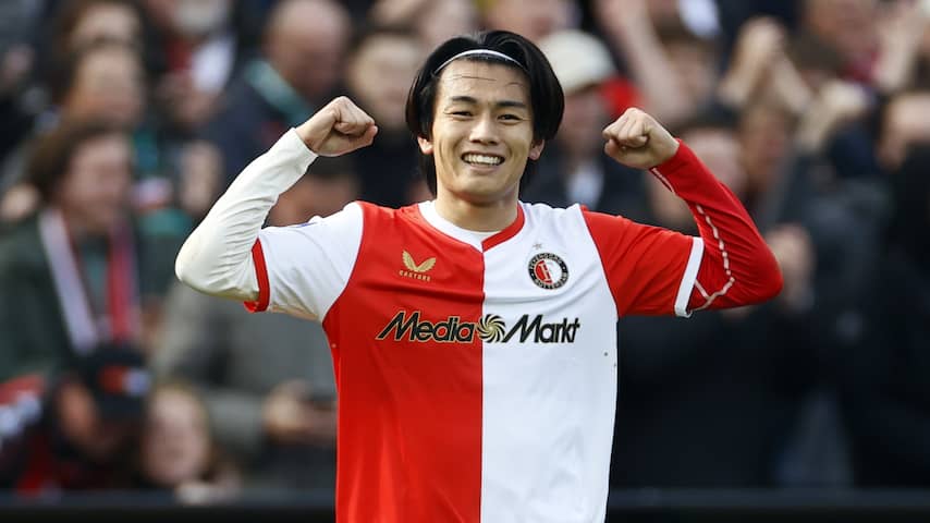 Ueda is eindelijk los bij Feyenoord: 'Er zit kauwgom op zijn schoen ...