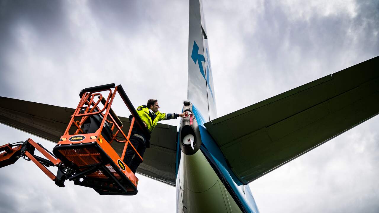 KLM, Shell en Rabobank schrapten vorig jaar de meeste banen | Economie ...