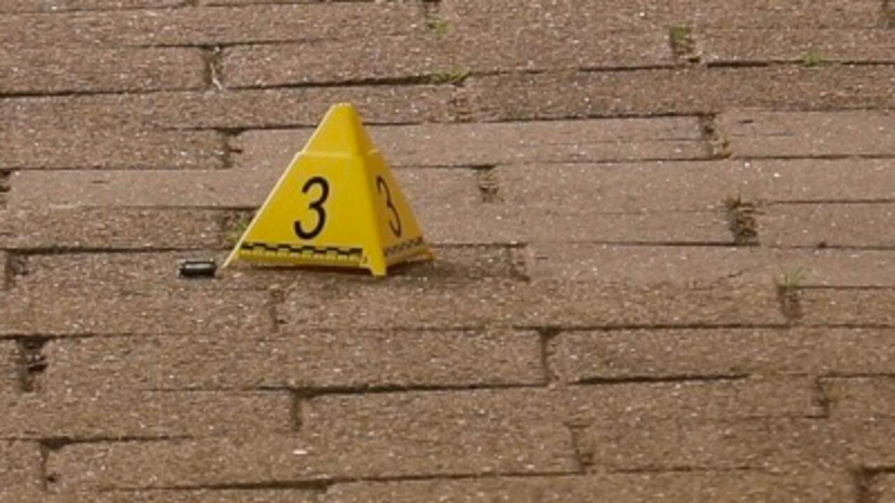 Waarschuwingsschoten gelost op de Sarphatistraat na overval op winkel ...