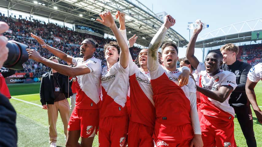 FC Utrecht in extase na overtuigende zege op Ajax: 'Dit is een werelddag' | Sport | NU.nl