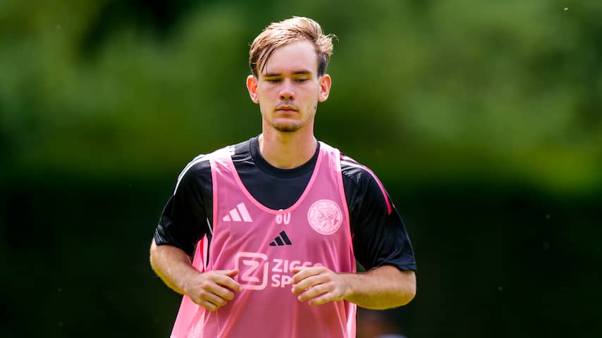 Jong Ajax staat stil bij drama: vriendin van speler Verkuijl overleden ...