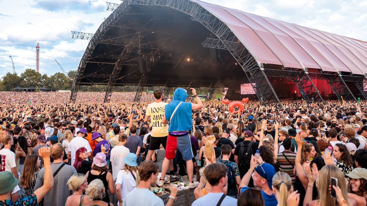 Kaartjes voor Lowlands dit jaar opnieuw duurder: 'Richting de 325 euro ...