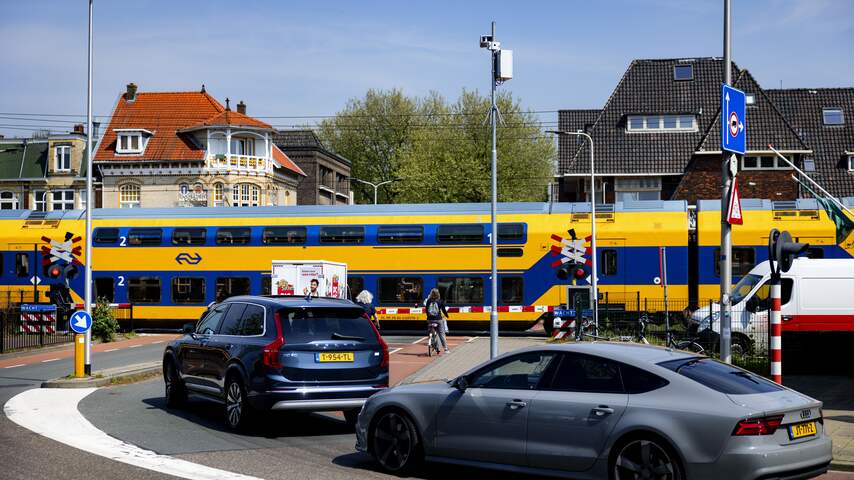 Veel minder treinen naar grote steden door staking, drukte op snelwegen ...