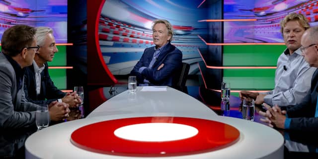 NOS Studio Voetbal verdwijnt na bijna 25 jaar vanwege bezuinigingen bij NPO | Media | NU.nl