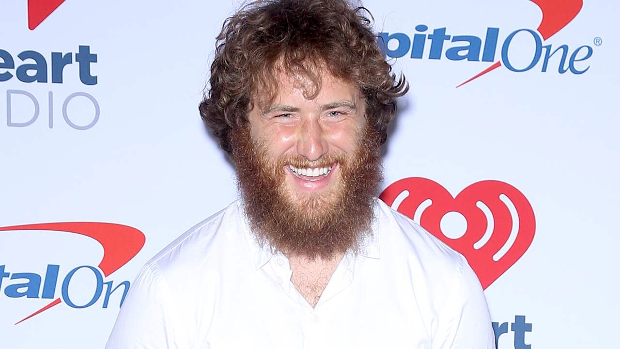 Singer-songwriter Mike Posner in ziekenhuis na beet van ratelslang ...