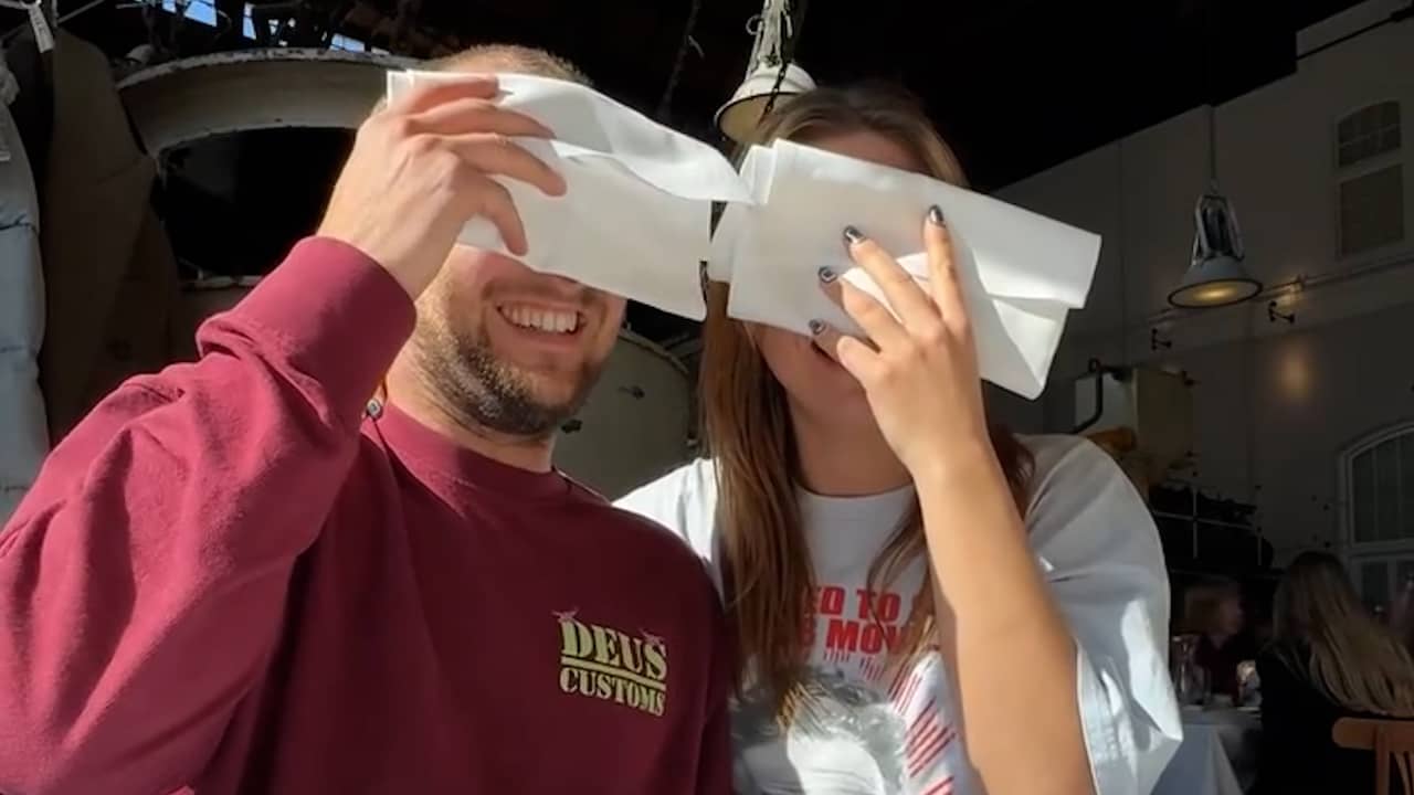 Tim Senders en Kiki Bosman doen 'atypische' gender reveal | NU.nl