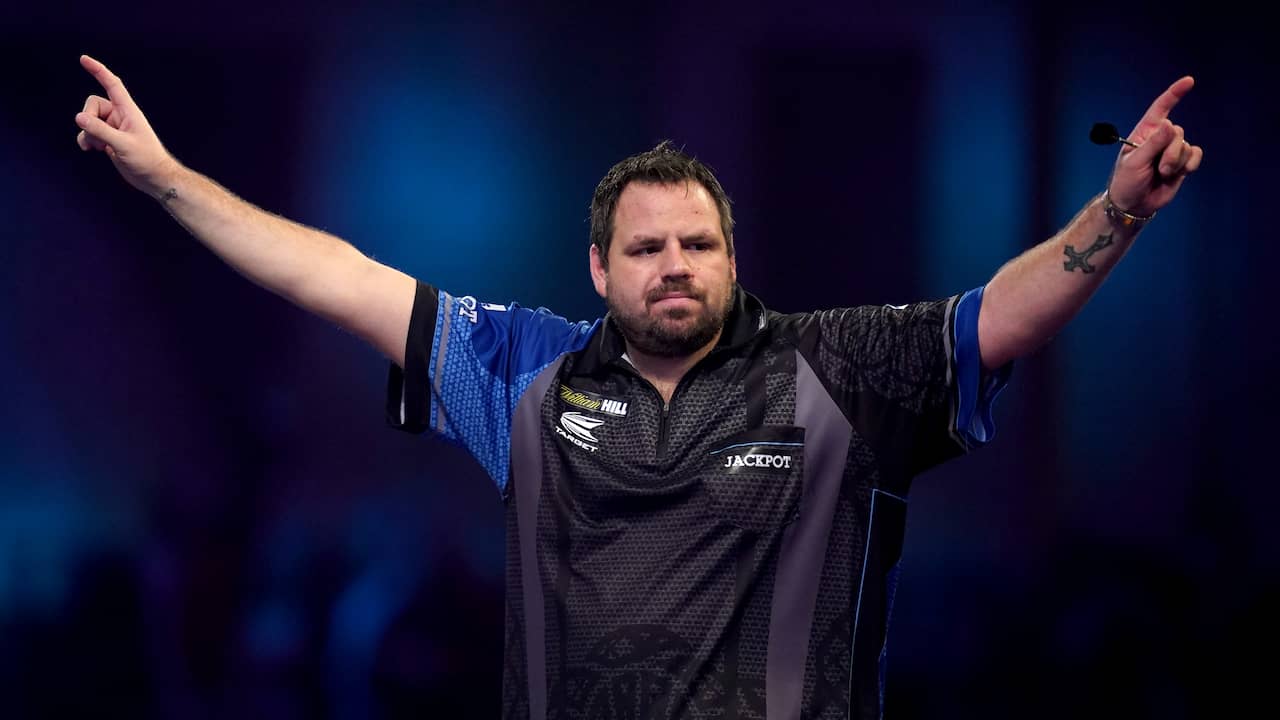 Tweevoudig wereldkampioen darts Adrian Lewis kondigt comeback aan: 'Zin ...